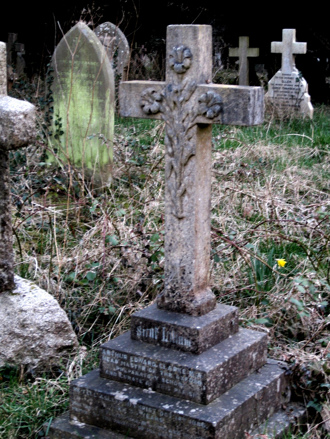 A Hidden Gem in Oxford: Holywell Cemetery | The Jesus Question